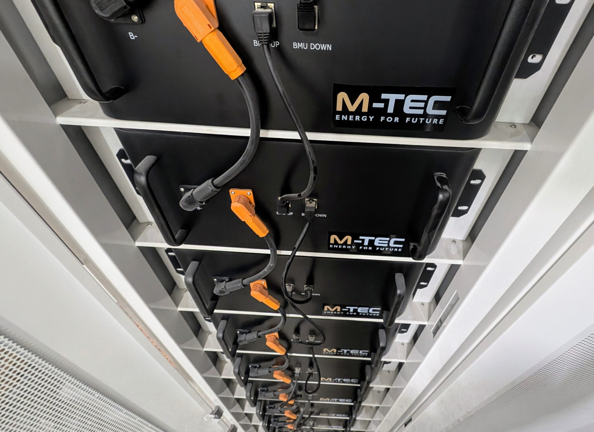 Understanding Peak Shaving - M-TEC Systems